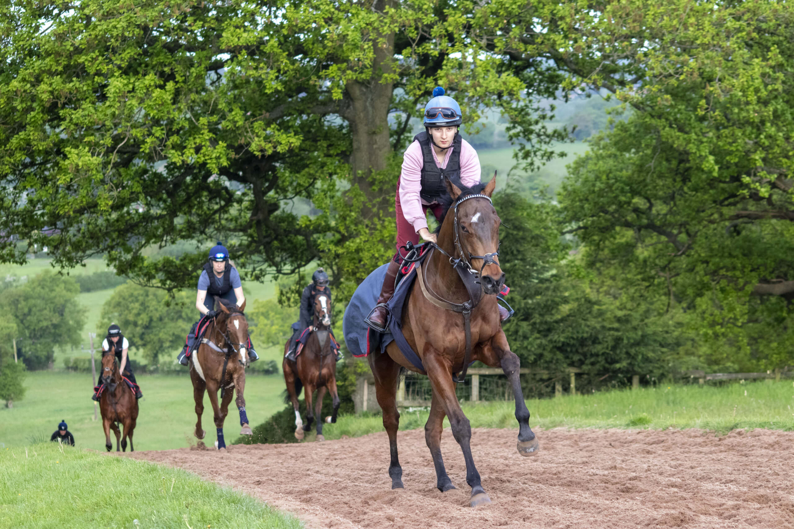 Nancy Macdonald rides at Newbury - Ian Williams Racing